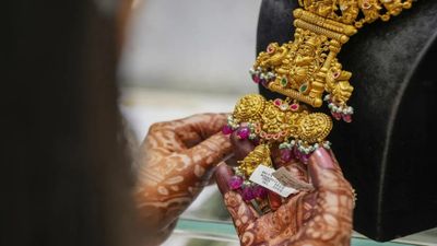 Gold Rate In India Today, 24 Aug: Check 24k, 22K,18K Rates On Sunday ...