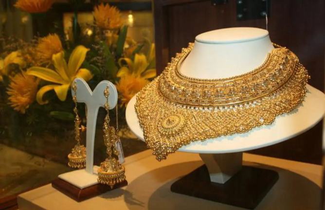 Gold Rates In India Ends June In Red, 24/100 Grams Crashed By Rs 34,900 ...