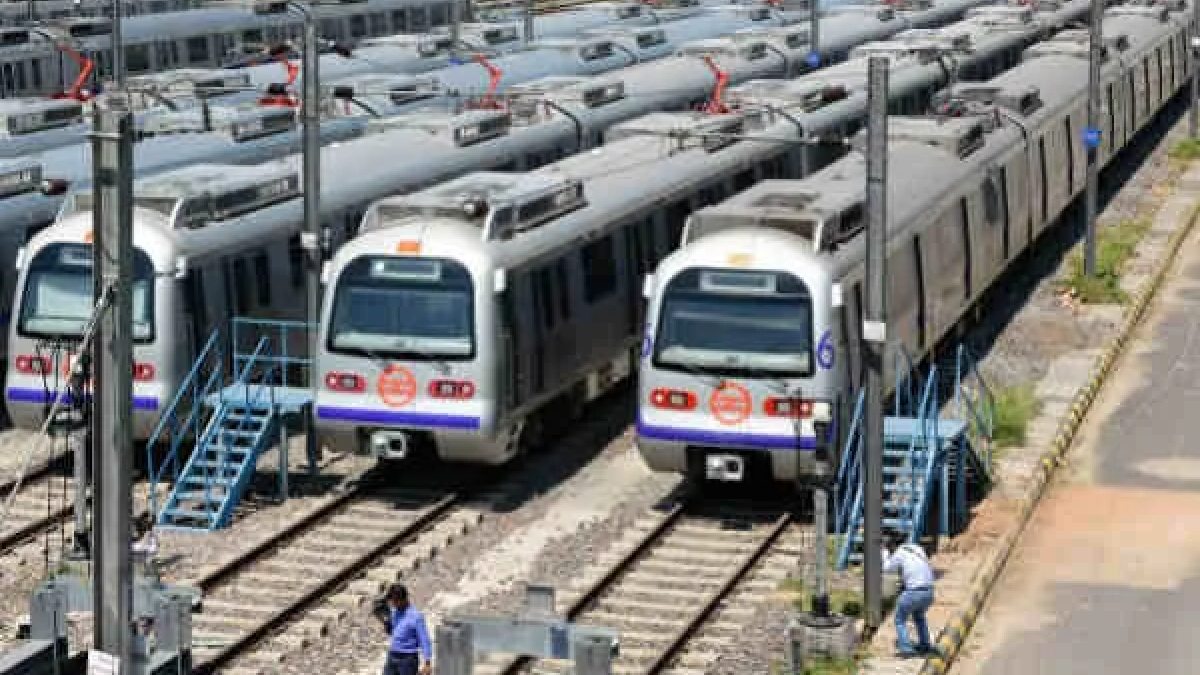 DMRC Tourist Card के इस्तेमाल से बिना टिकट करें दिल्ली मेट्रो में ...