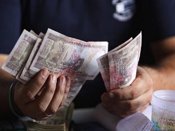 Possession Of Banned Notes Now Attracts Fine Of Rs 10,000 - Goodreturns