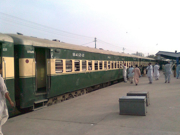 Amid India-Pakistan Tensions, Thar Link Express Connecting To Karachi ...