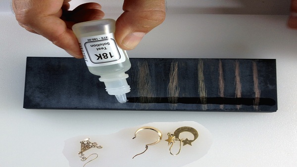How To Identify Fake Gold Jewellery? 5 Ways to Identify Gold Purity at ...
