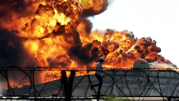 Massive Fire Breaks Out At IOCL Facility In Vadodara, Emergency ...