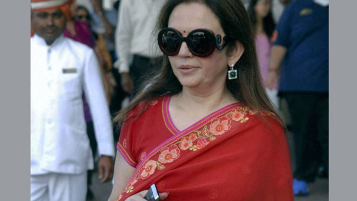 ಮುಖೇಶ್ ಅಂಬಾನಿ ಪತ್ನಿ ನೀತಾ ಅಂಬಾನಿ ಫೋನ್ ಬೆಲೆ ಬಹಿರಂಗ | Mukesh Ambani wife ...