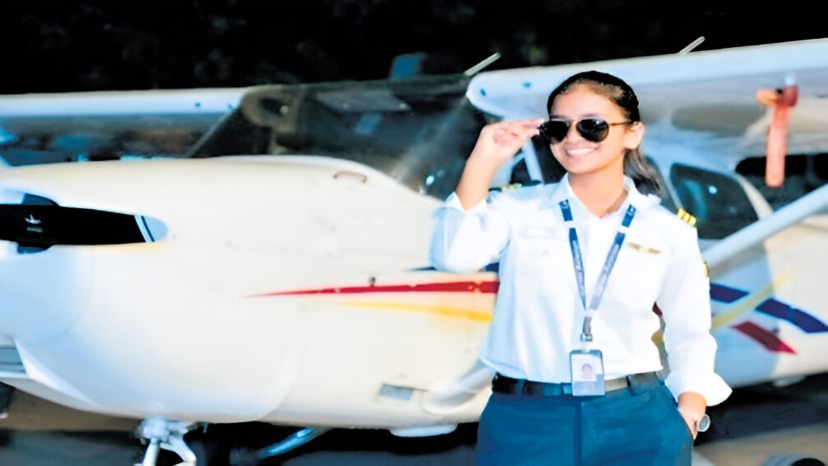 ಭಾರತದ ಅತ್ಯಂತ ಕಿರಿಯ ಪೈಲೆಟ್‌ ಎಂಬ ಬಿರುದು ಪಡೆದ ಕರ್ನಾಟಕದ ಸಮೈರಾ ಹುಲ್ಲೂರ್ ...