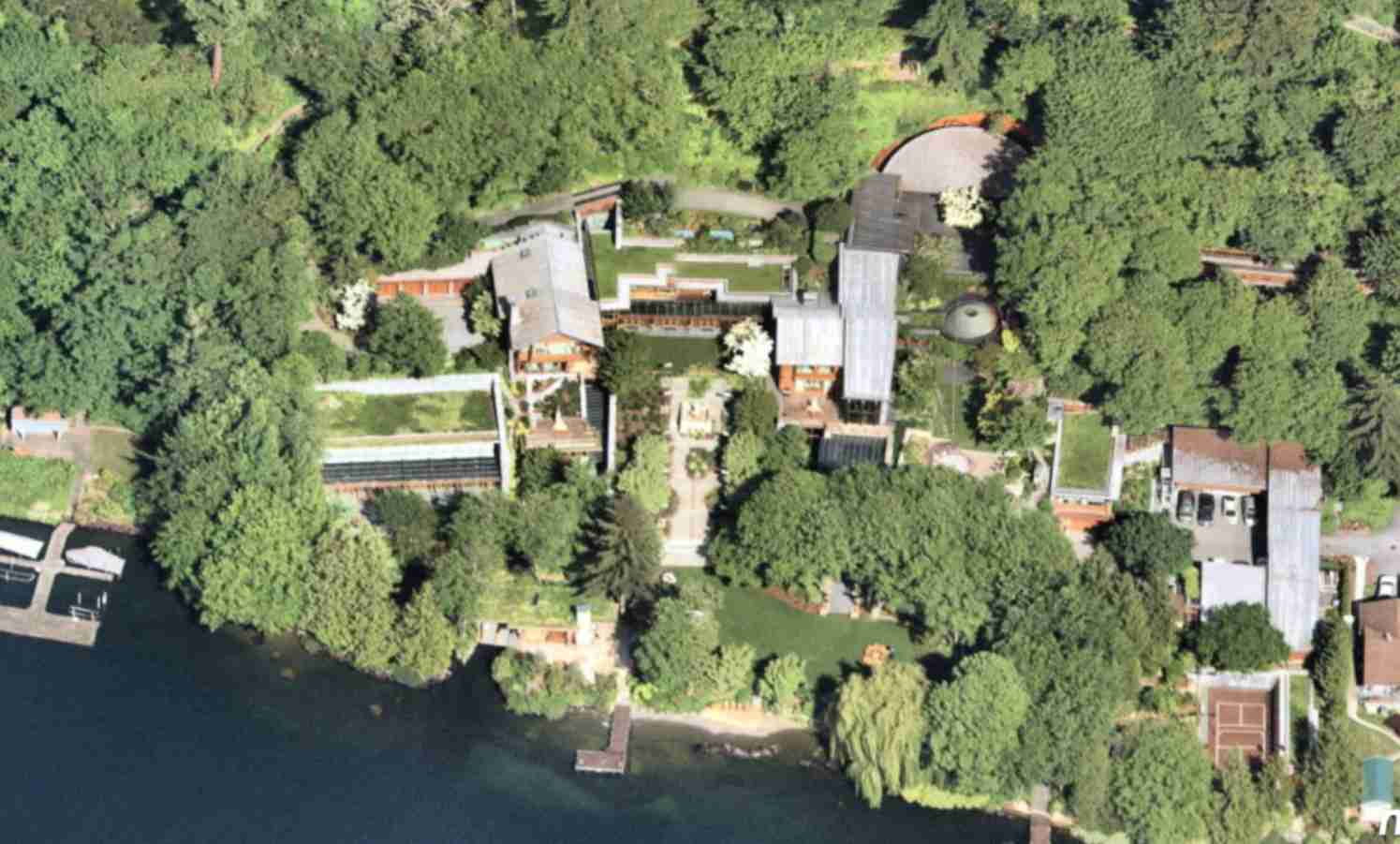 பில் கேட்ஸ்-ன் வாயை பிளக்கவைக்கும் பிரம்மாண்ட வீடு..! | Bill Gates most ...