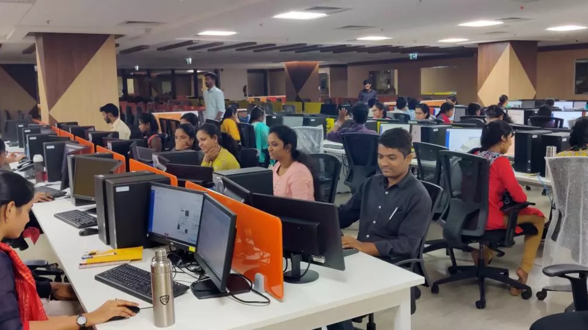 பெரிய ஐடி நிறுவனங்களுடன் போட்டி.. நடுத்தர ஐடி நிறுவனங்களில் ஊழியர்கள் ...