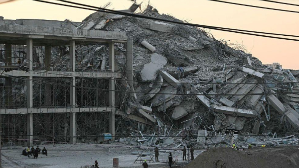 பாங்காக்கில் 30 மாடி கட்டிடம் இடிந்து விழுந்தது.. மியான்மர் துயரம் ...