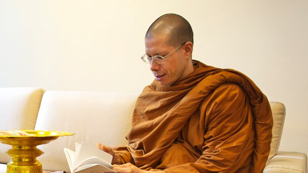 రూ.40,000 కోట్లు వదిలి సన్యాసిగా మారిన సంపన్న వ్యాపారి కొడుకు.. పూర్తి ...